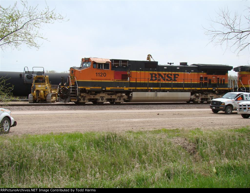 BNSF 1120